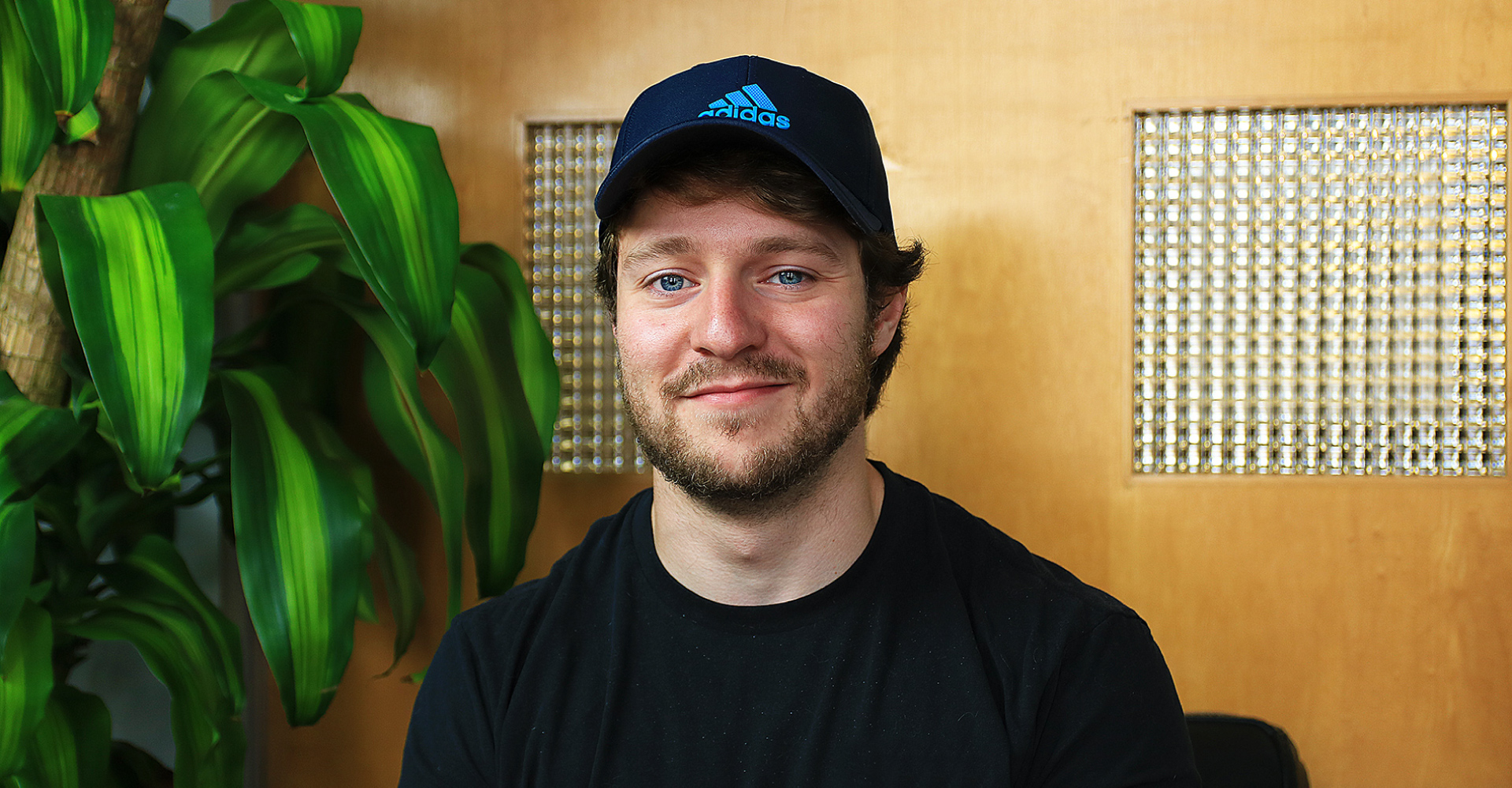 EP 06: Niche Communities feat. Stephen Elliott, Content Marketer at Julius